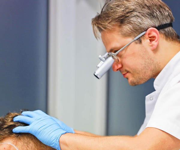 Trichoscopy - MD, PhD Piotr Turkowski